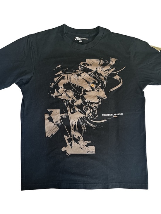 Uniqlo | Shirts | Metal Gear Rising Uniqlo Ut Collaboration Raiden ...